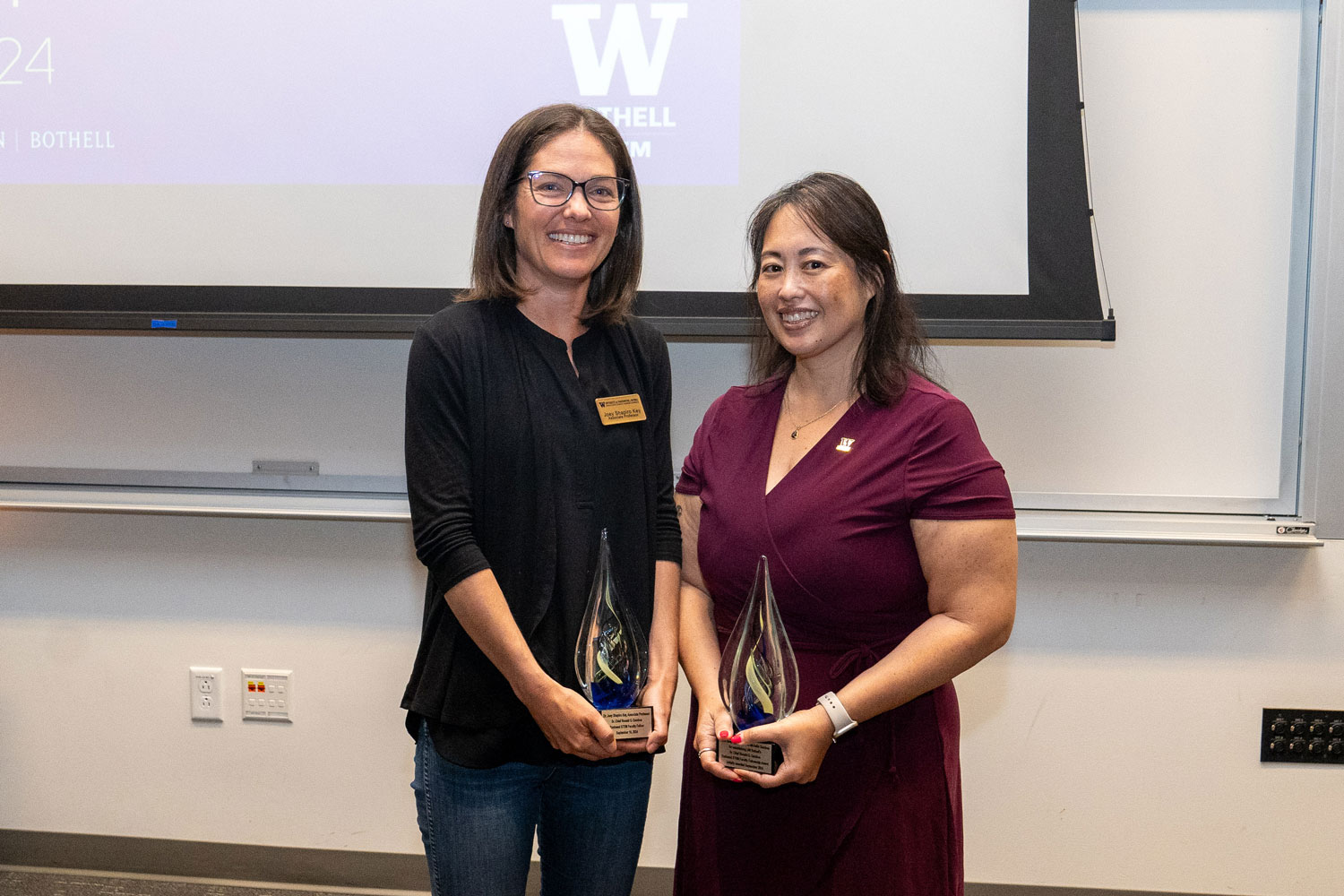 Supporting faculty who spark discovery - Give to UW Bothell