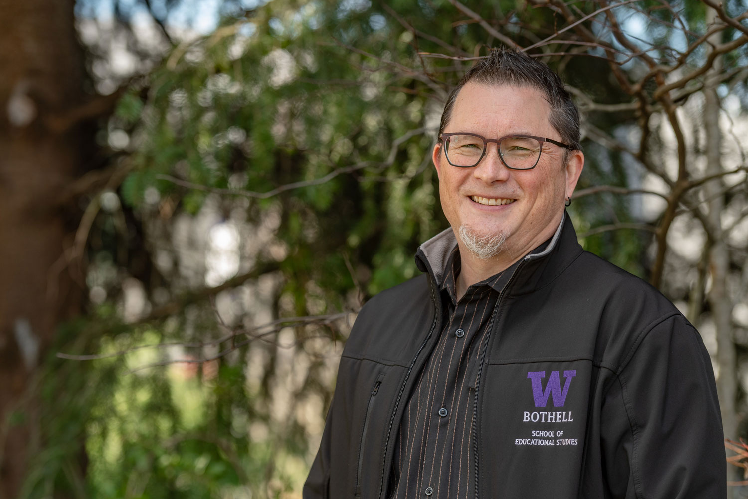 Dr. Wayne Au named dean of UW Bothell’s School of Educational Studies ...